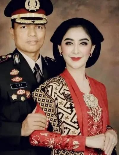 Who is Uut Permatasari? Biodata, Wiki, Age, Husband, Kids, Family ...