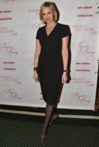 Linzie Janis Height, Age, Wiki, Net Worth, Salary - Sagal News