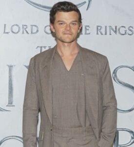Robert Aramayo: Bio, Age, Height, Family, Girlfriend, Net Worth - Sagal ...