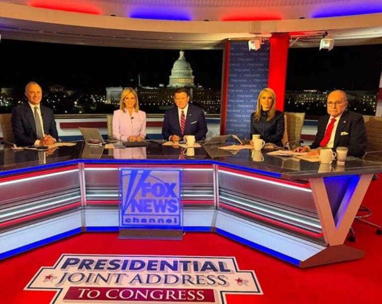 Martha MacCallum Wiki, Children, Age, Fox News, Net Worth, Husband ...